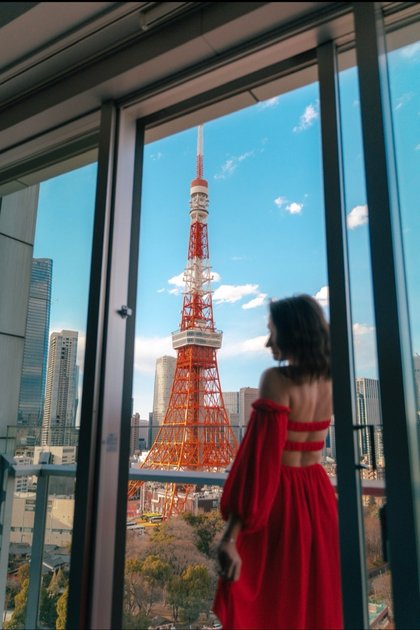 The Tower You Wake Up Inside | Roomer